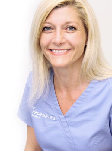 zahnarztpraxis-nicole-staff-lang-team-vita-staff-lang